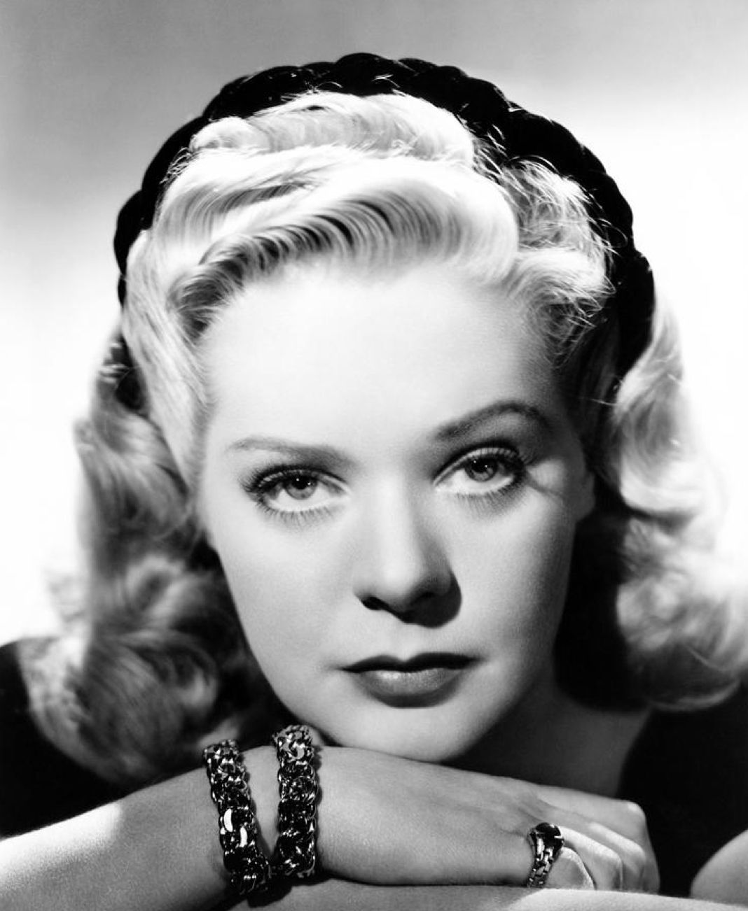 Film Noir Photos: The Eyes Have It: Alice Faye