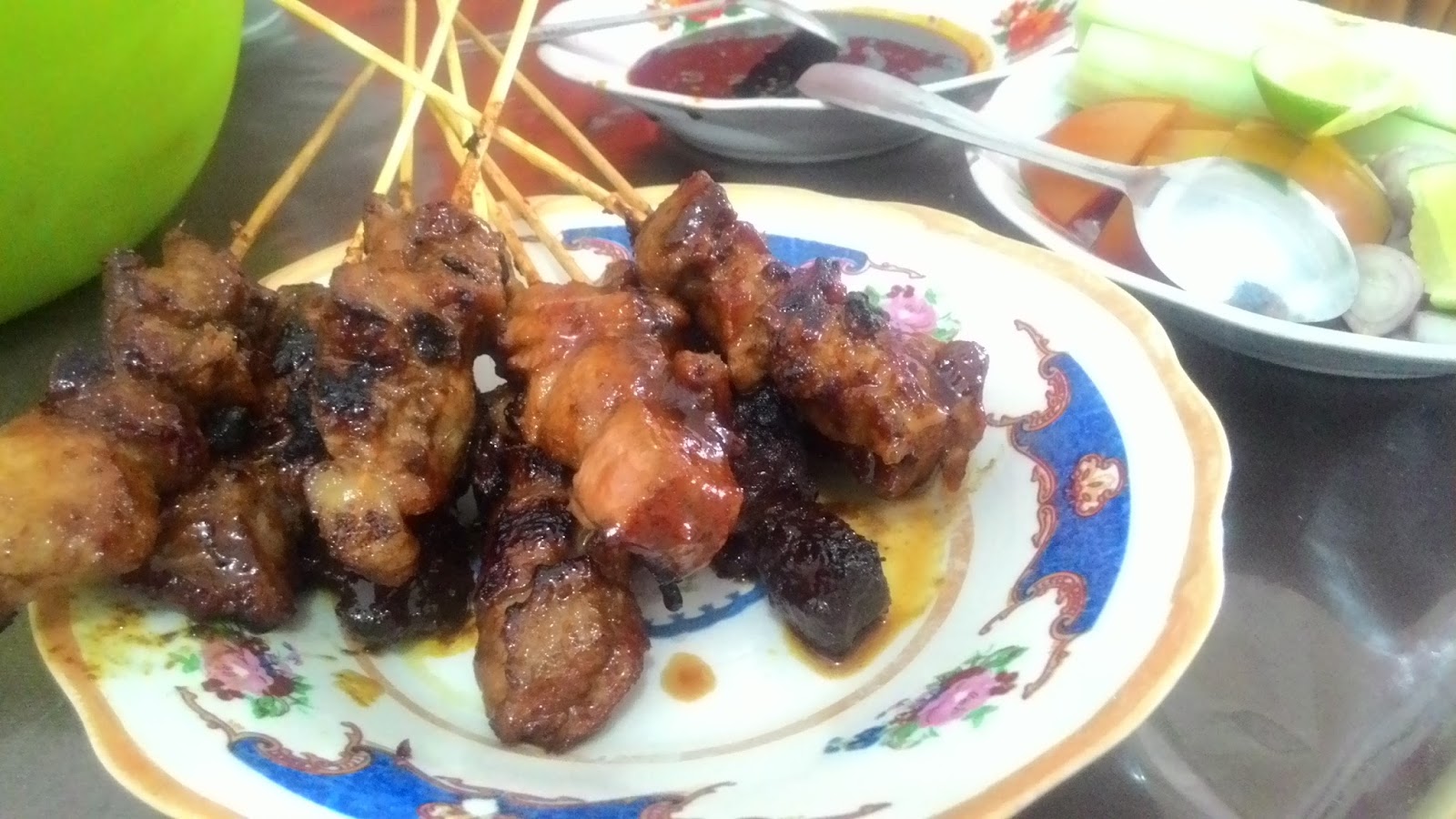 √ SATE DAN TONGSENG KAMBING PALING ENAK - Duduk Paling Depan