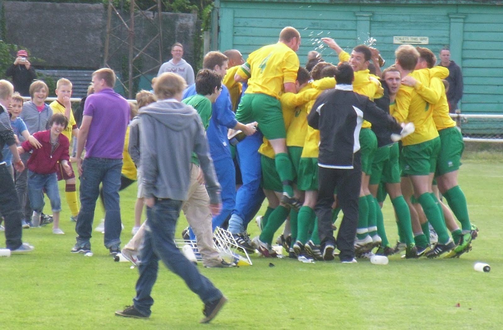 The Cold End: THE CANARIES ARE PROMOTED
