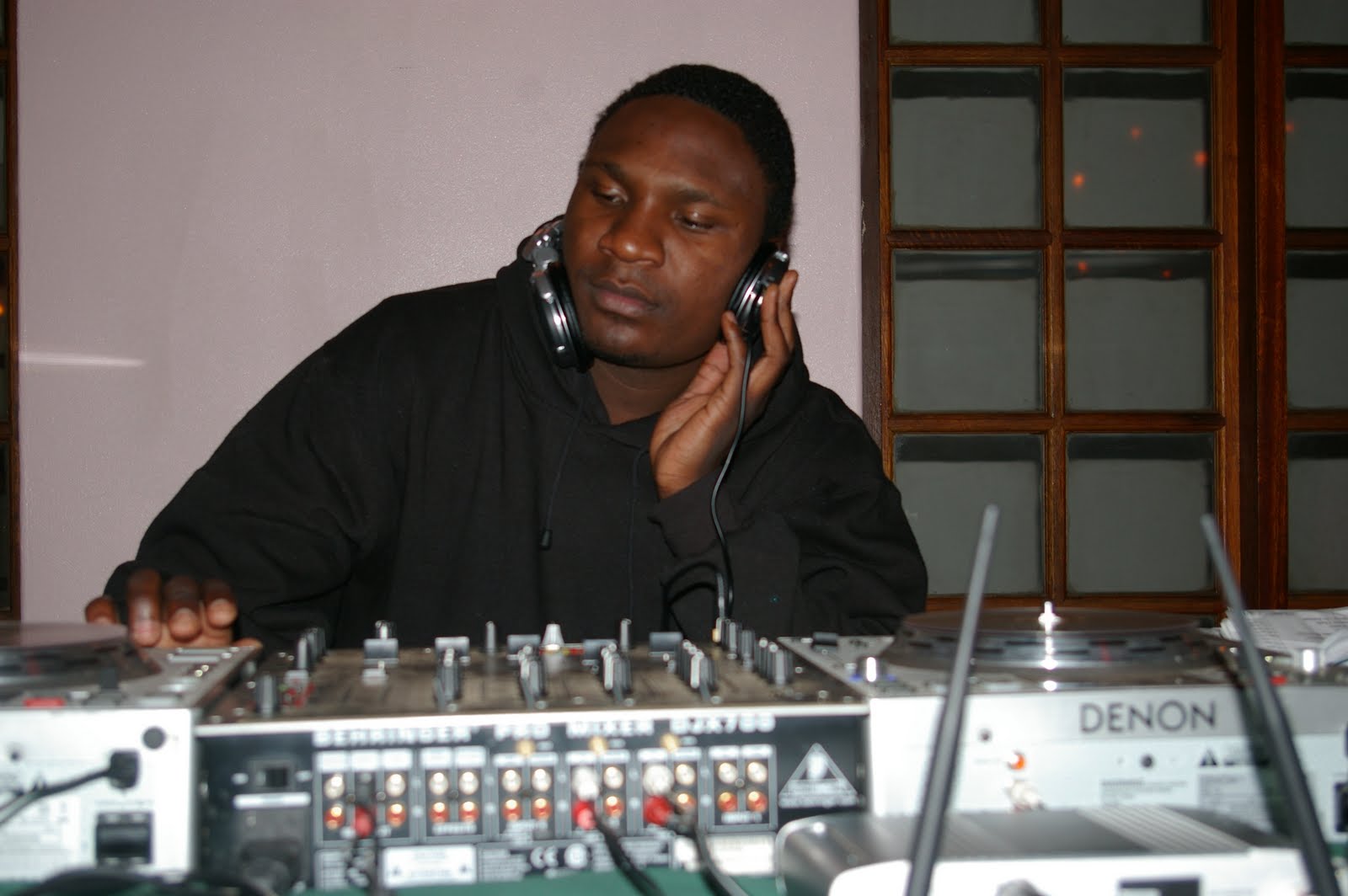 ZAMBIA 40th BIRTHDAY BLACK TIE DINNER: Entertainment