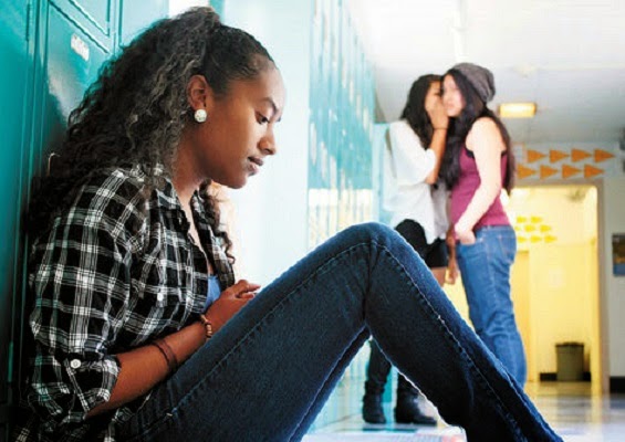 ** ECONOMÍA UNIVERSAL **: BULLYING O MATONEO