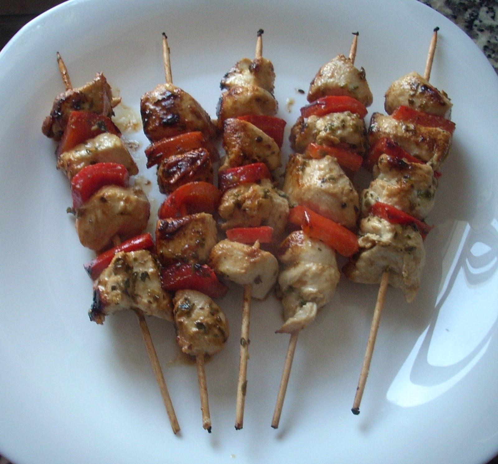 Éxitos culinarios: Brochetas de pollo picantes