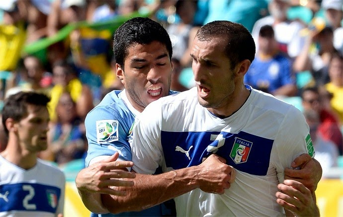 FIFA abre processo contra Luis Suarez por mordida em Chiellini - Surto ...