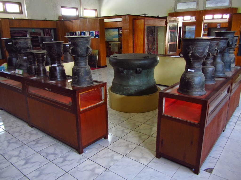 LET'S GO AROUND THE WORLD!!!: ALLURING ALOR