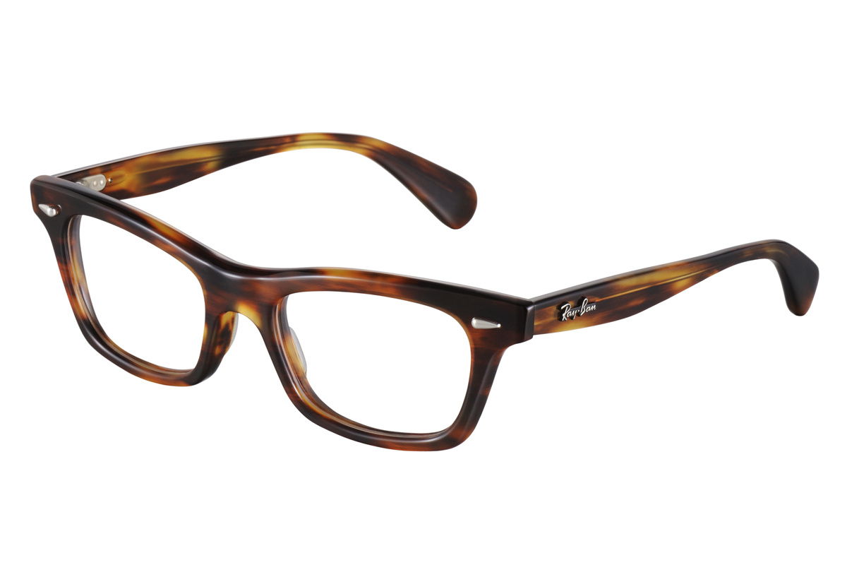 de miguel: CON GAFAS DE PASTA.