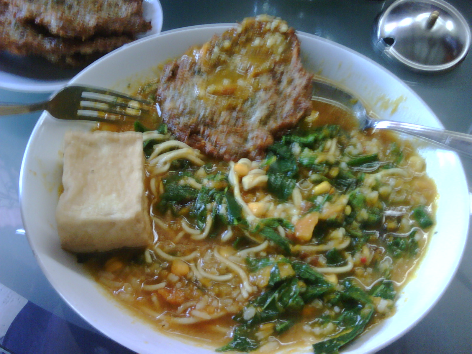 Parawhores: Bubur Manado Makanan khas Sulawesi Utara