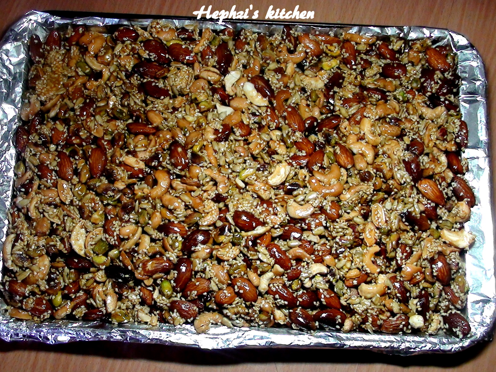 From my kitchen....: Mixed nuts Brittle - Nuts candy