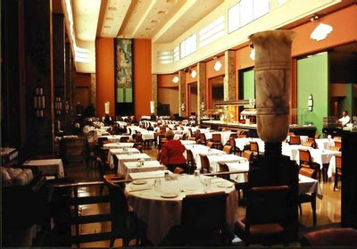 Montréal, je me souviens !: Restaurant le 9e chez Eaton