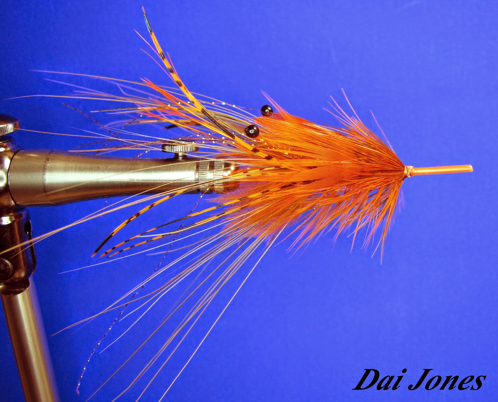 Flies step by step: Prawn tube, step by step.