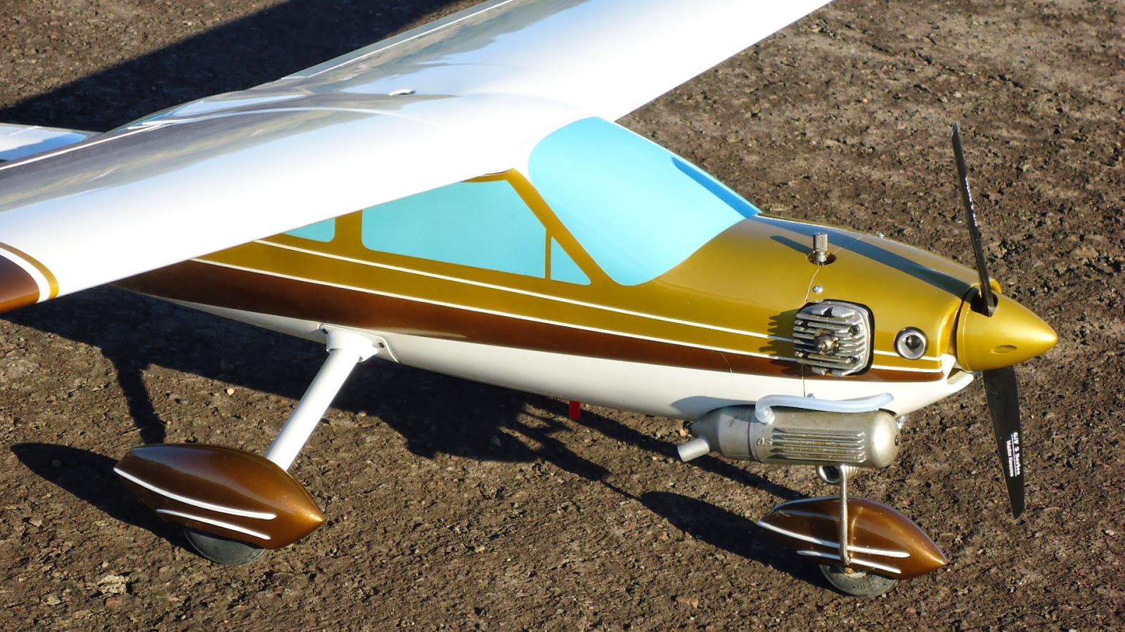 Oficina de aeromodelismo: Cardinal da Graupner.