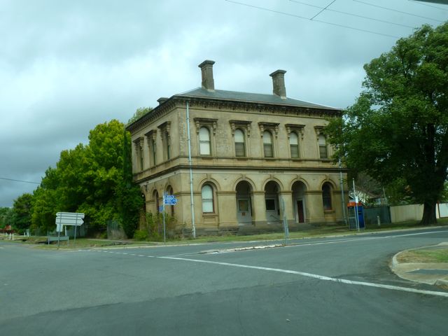 Peter and Vicki's Travel Blog: Sightseeing more Victorian countryside ...