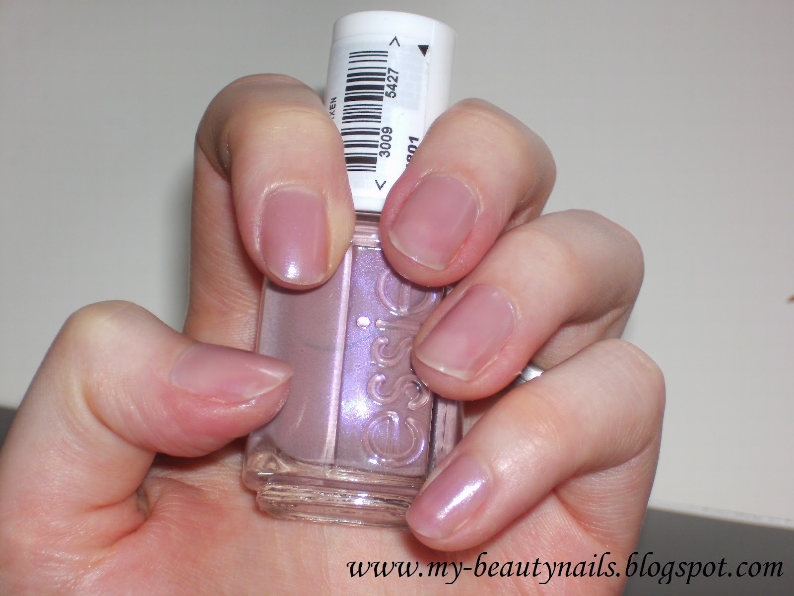 My-Beautynails: Mein erster Essie Lack :))))