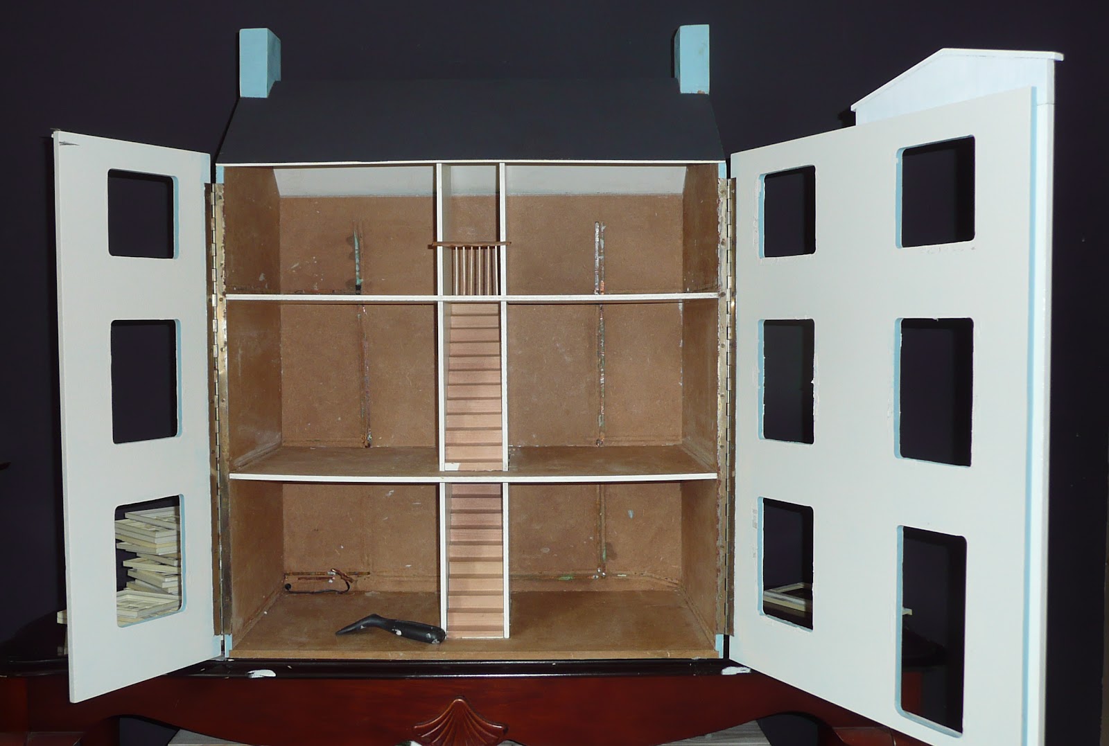 Amber's House: A derelict dolls house