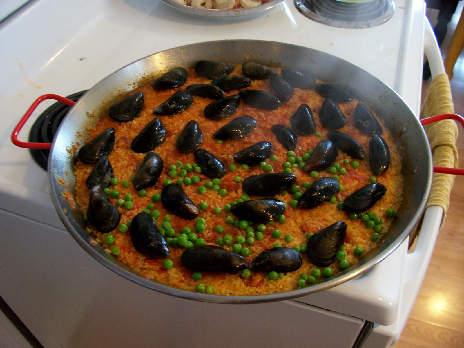 La Buona Cucina: Shrimp Mussel & Chorizo Paella!