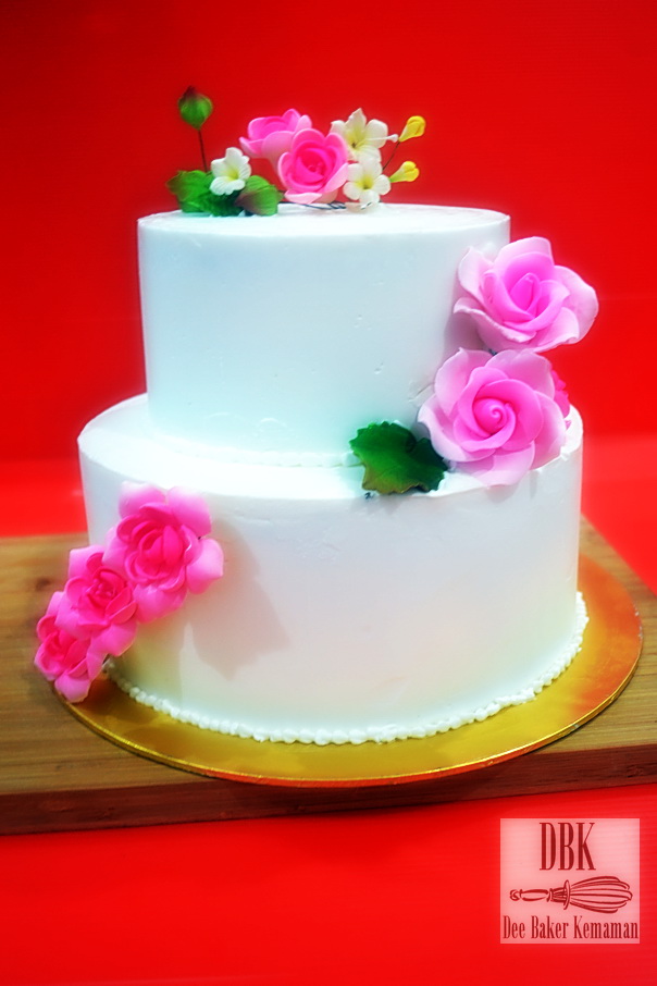 DEE BAKER KEMAMAN: stacked wedding cake & hantaran cake
