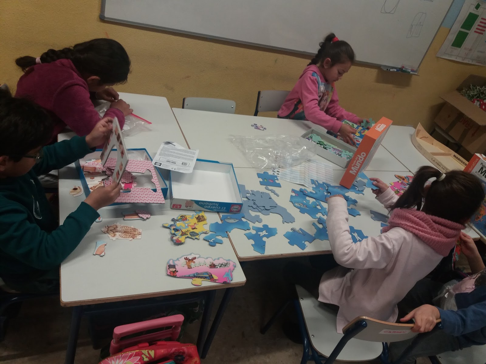 LOS PRIMEROS A LA PAR: Aprender jugando