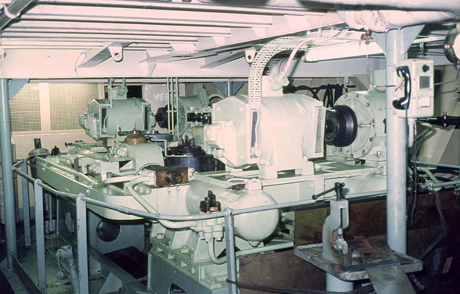 'ZIEN EN WETEN': ACMAEA M.S. SHELL TANKERS B.V. (DEEL 1-B)