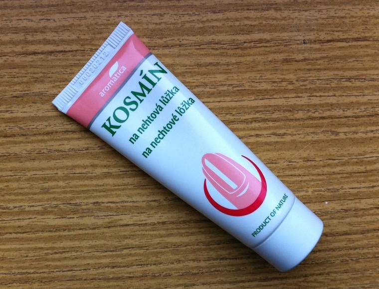 Labradoora: Kosmín na nehtová lůžka