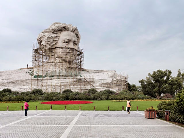 World Of Technology: Gigantic Statues That Are Larger Than Life (19 pics)