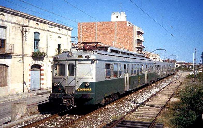 Trenes y tiempos: Las tracciones térmica y eléctrica en RENFE (XLVII ...
