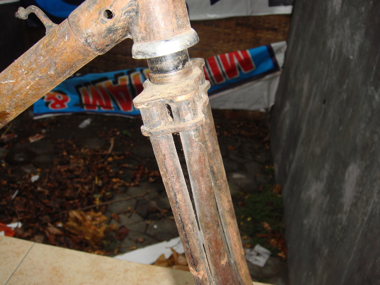 KIOS BARANG ANTIK: Frame onthel HUMBER