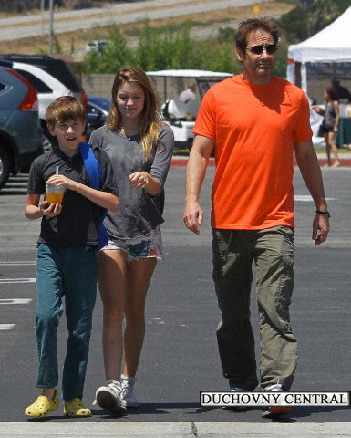 David Duchovny out with his kids during Father's Day | Duchovny Central