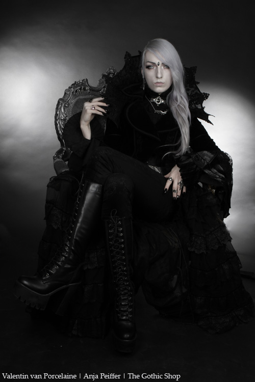 The Gothic Shop Blog: Melisandre Gothic Jacket - Valentin van Porcelaine