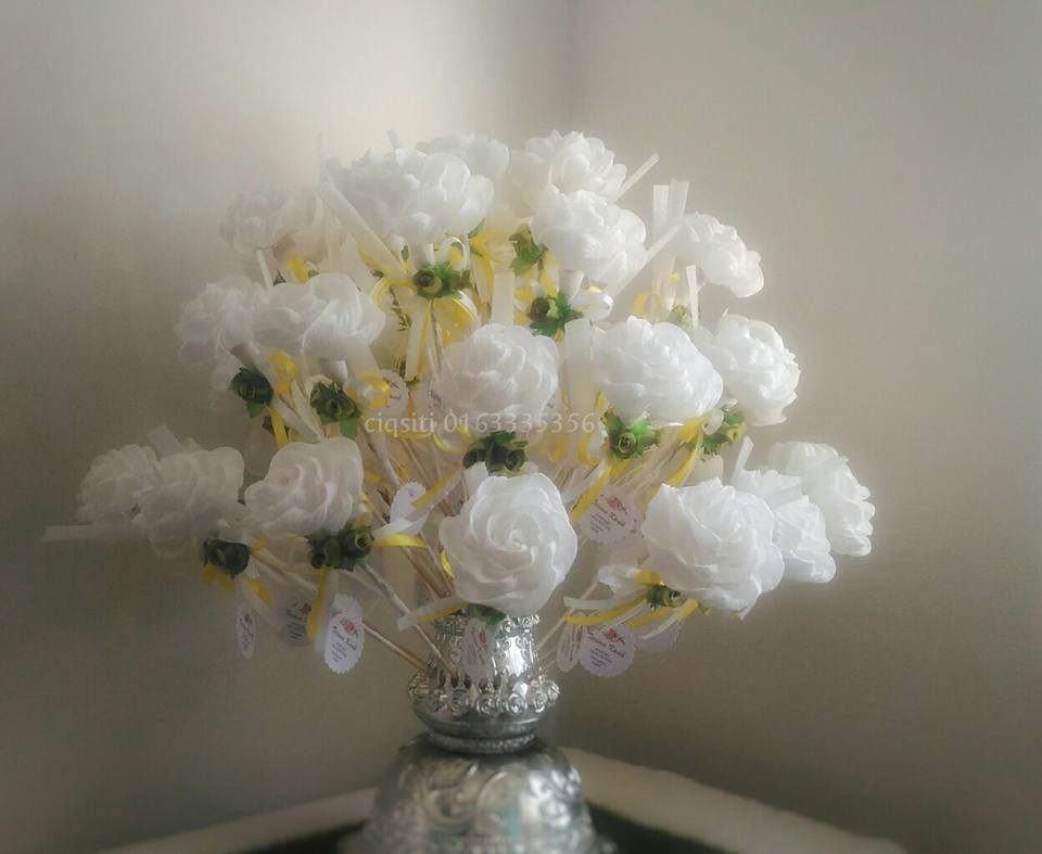 Bunga Telur Pahar Warisan: Bunga Telur Rose cucuk simple red & white