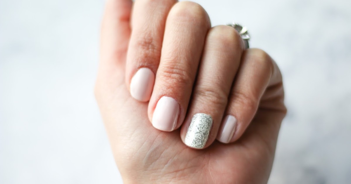 AT HOME MANICURE ESSENTIALS | A Classy Fashionista