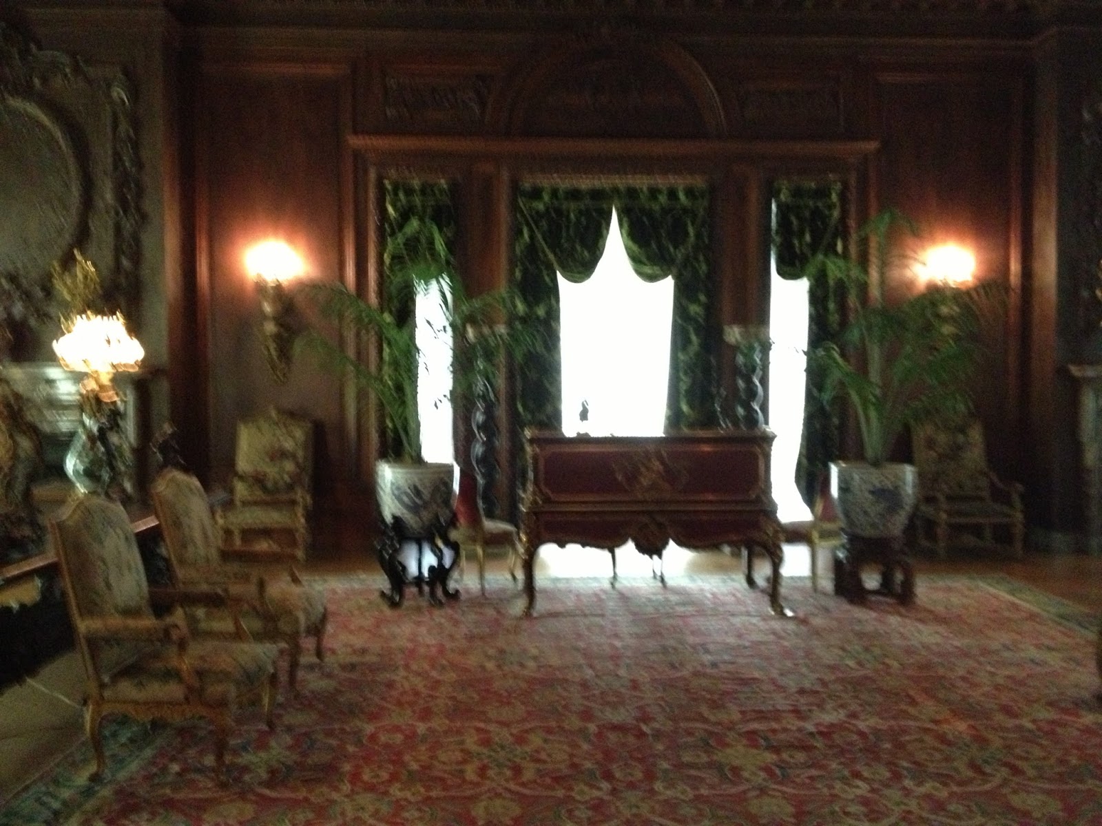 Go with the Gilmore's: Visit to the Vanderbilt's in Hyde Park