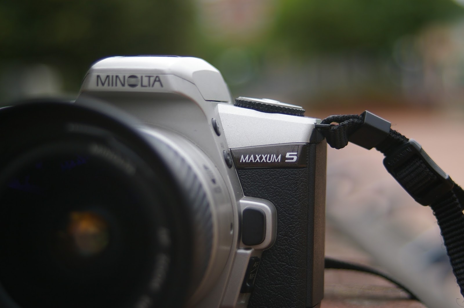 A Quirky Guy with a Camera: Overshadowed Overachiever: The Minolta Maxxum 5