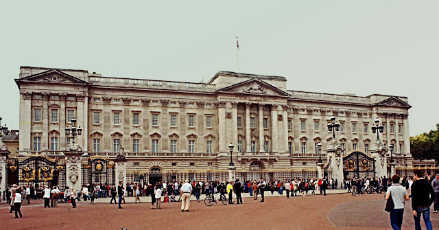 Stock Pictures: Buckingham Palace Panoramic View