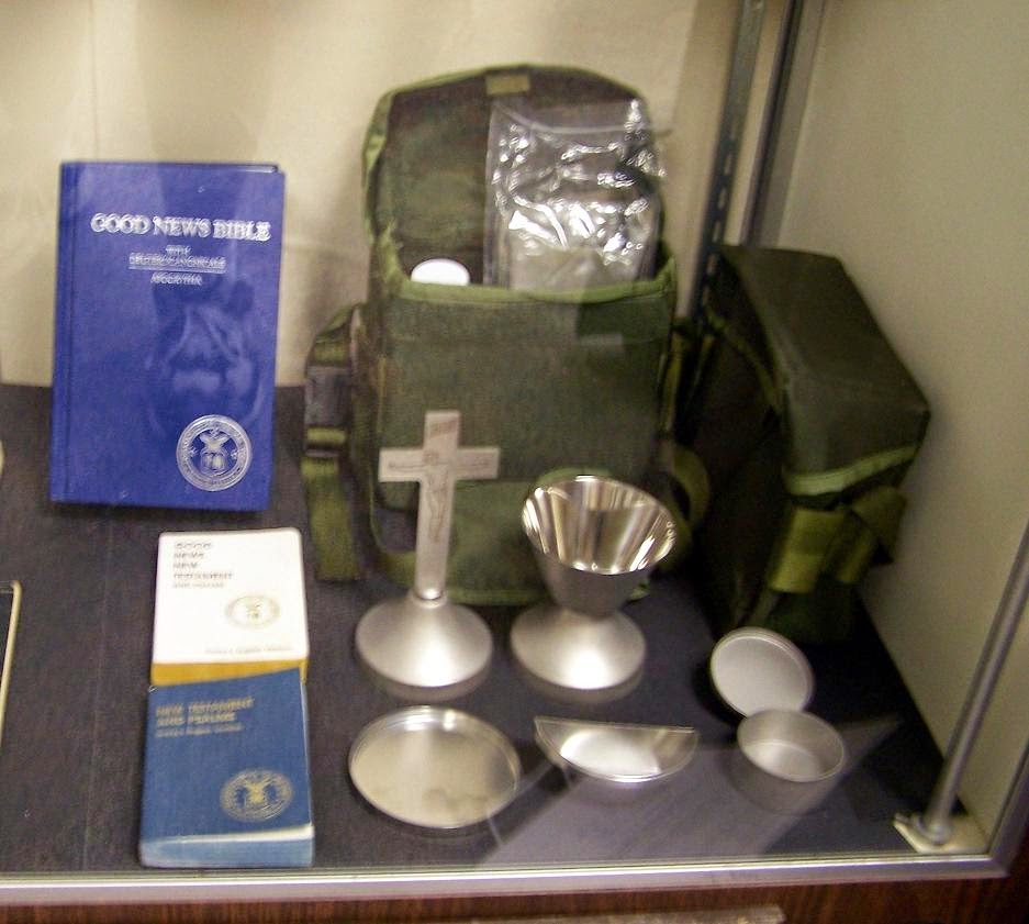 Webbingbabel: SDS Woodland Camouflage Chaplains Kit Carrier Pouch