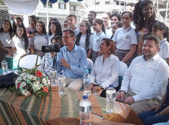 Rectoría I.E INEM Jorge Isaacs Cali: Proyección a la comunidad ...