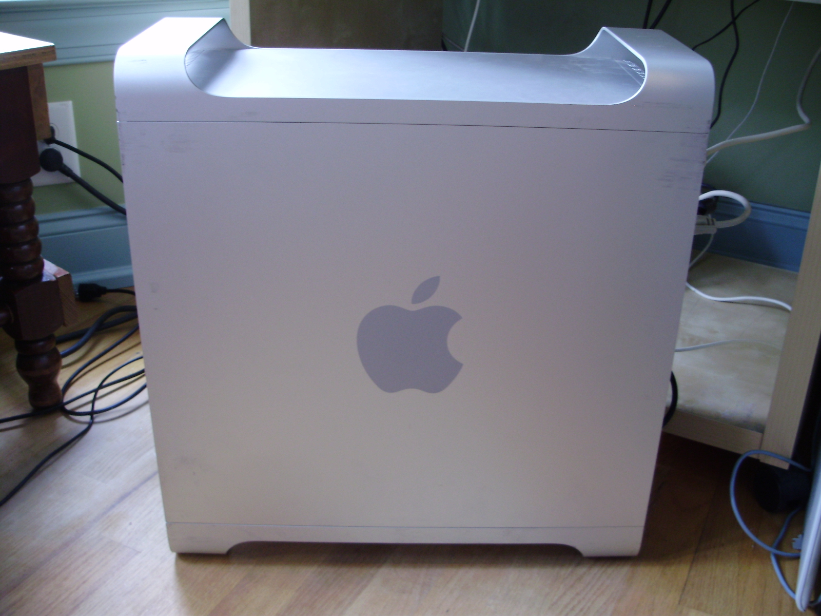 BuildIts: How to Fit Your PC in a Power Mac G5 Case
