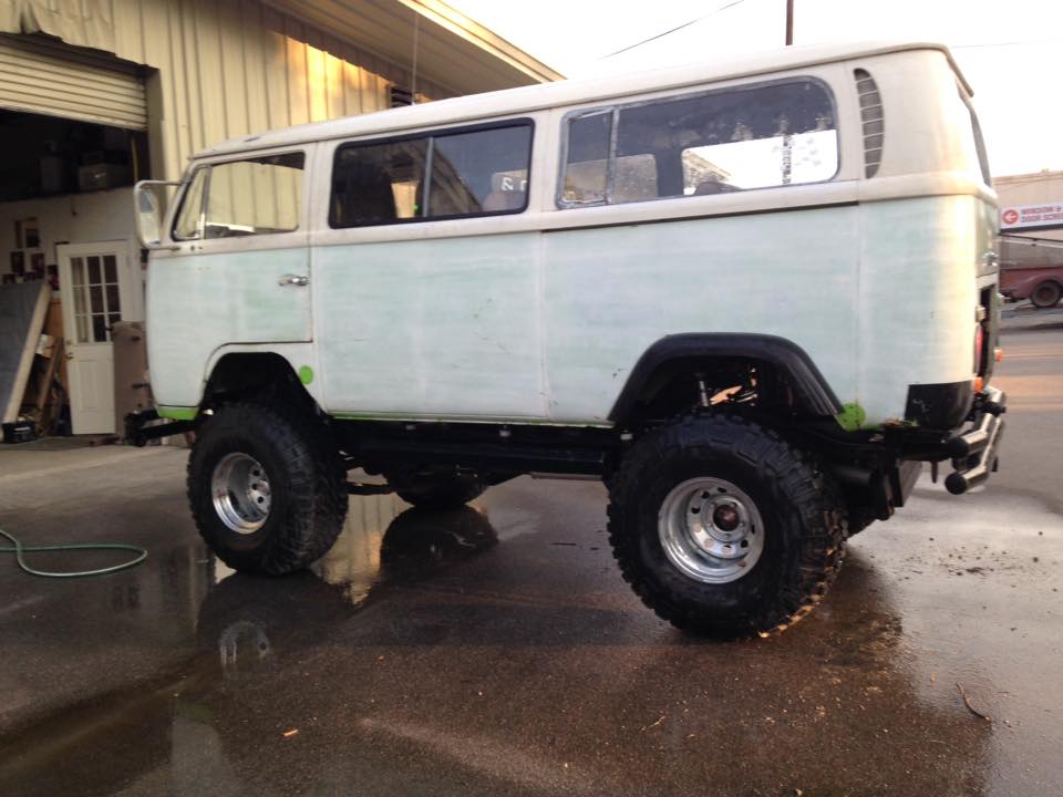Off Road 4x4 VW Bus