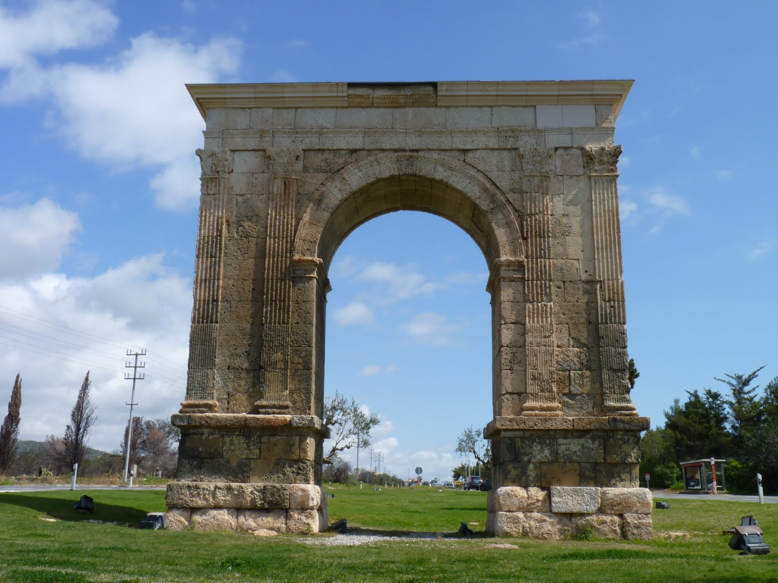 BlogHistoria en Huelva: Arquitectura Conmemorativa Romana