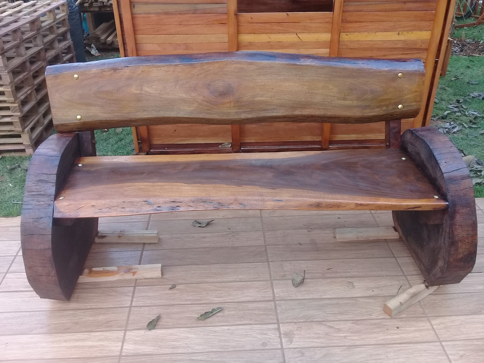 Banco em Madeira Rústico: maio 2019