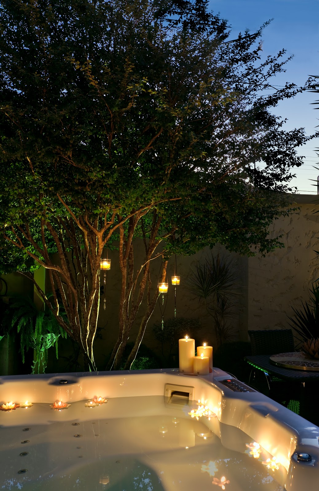 Valéria Alves - Arquitetura e Interiores: SPA em área externa