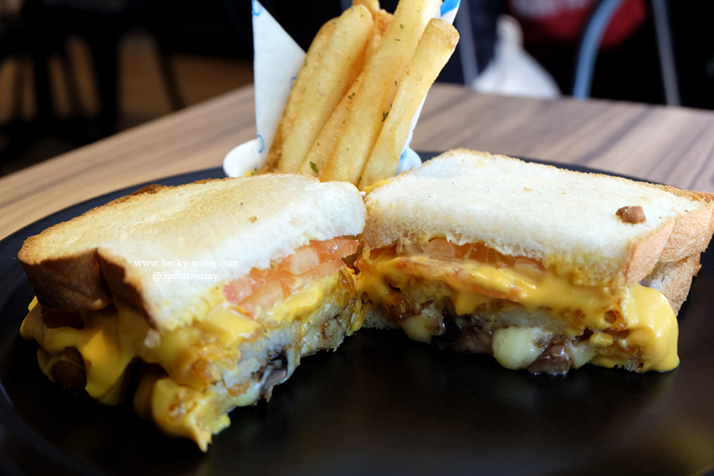 Good Blue Men @ Seksyen 17, PJ: Cosy Cafe Hidden Among the ...