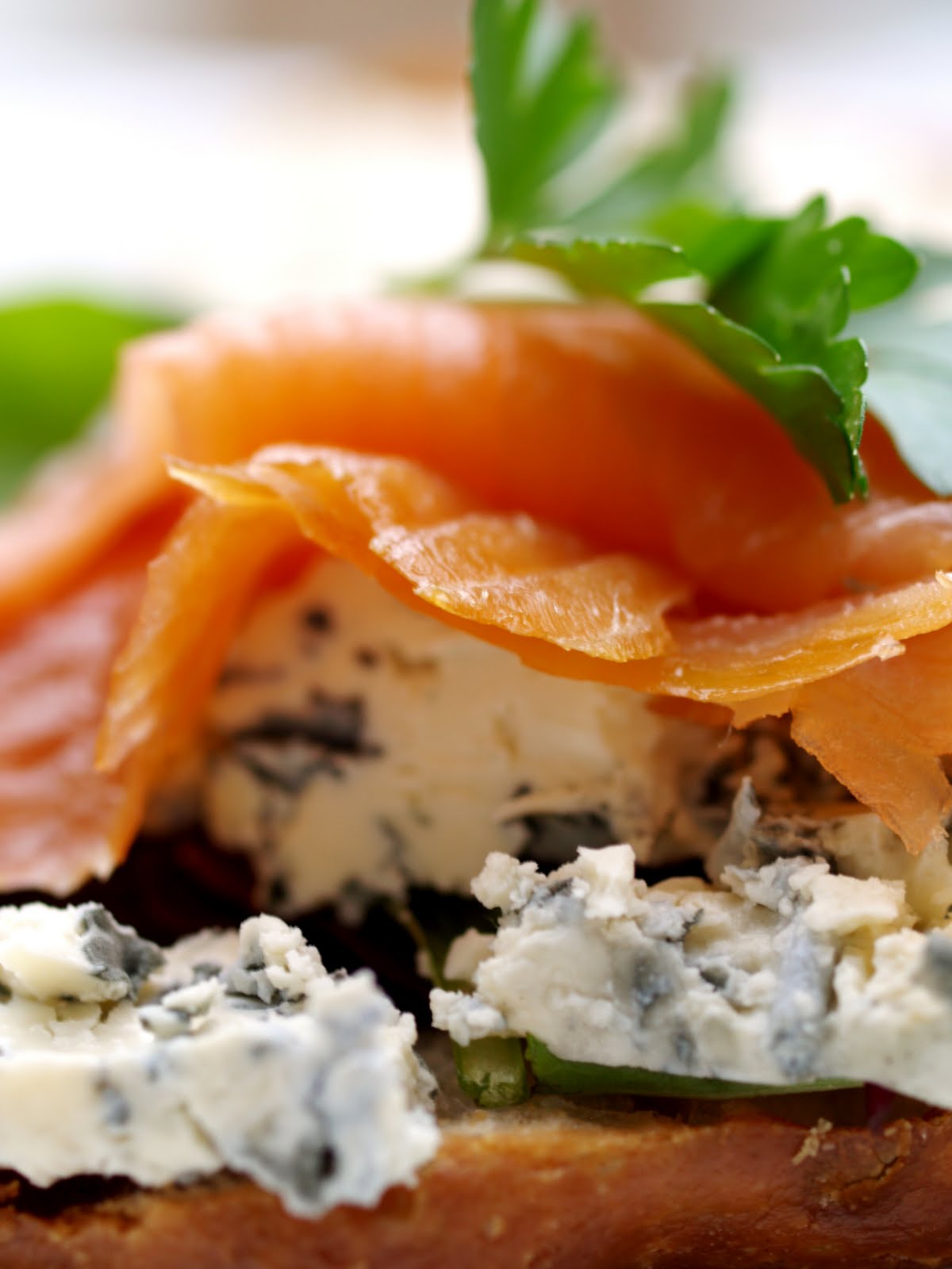 [kjøkkentjeneste]: Røkt laks og blåmuggost