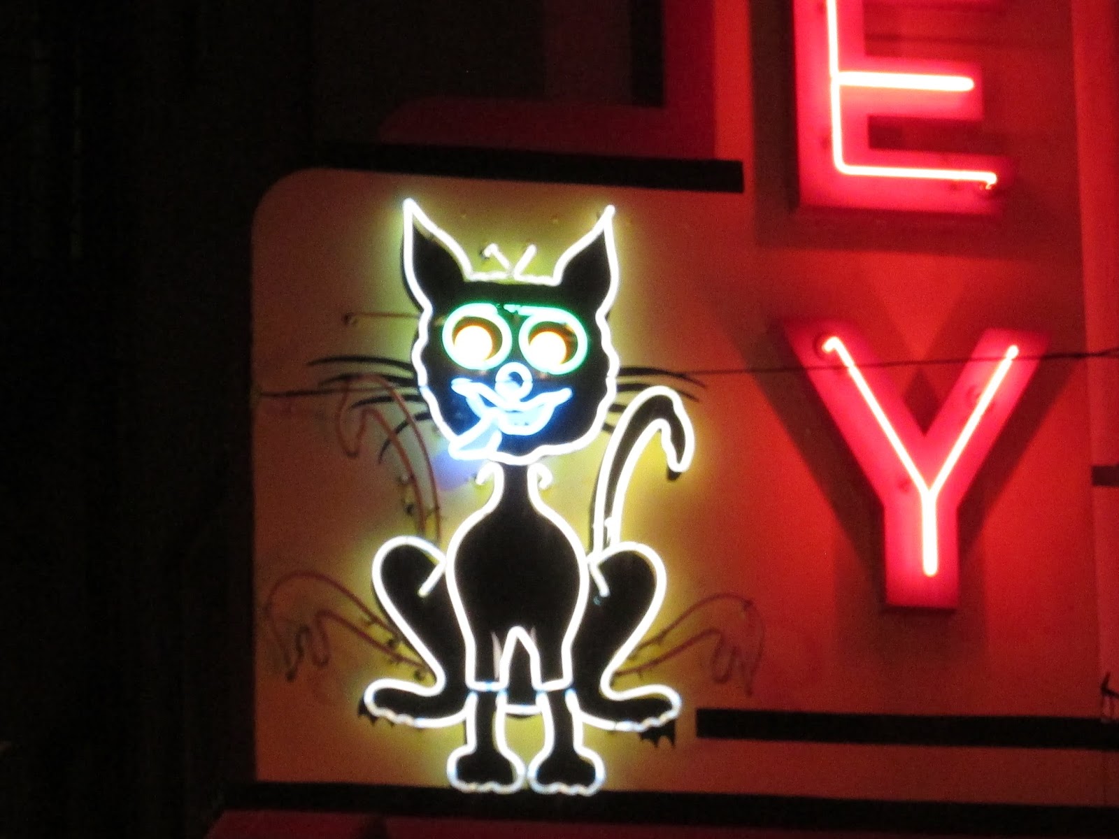 wacky tacky: Signs of the Times: Guthrie's Alley Cat