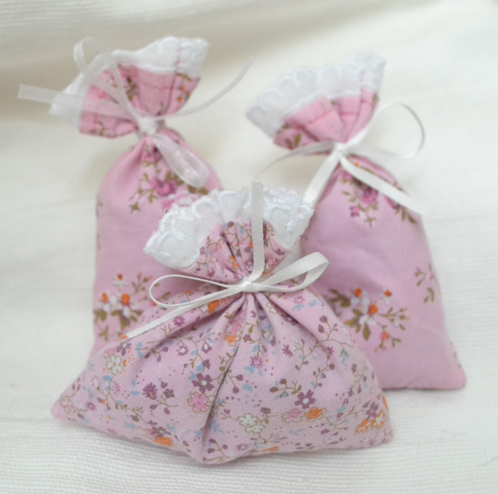 Ginx Craft : Lavender and Crochet Bunting