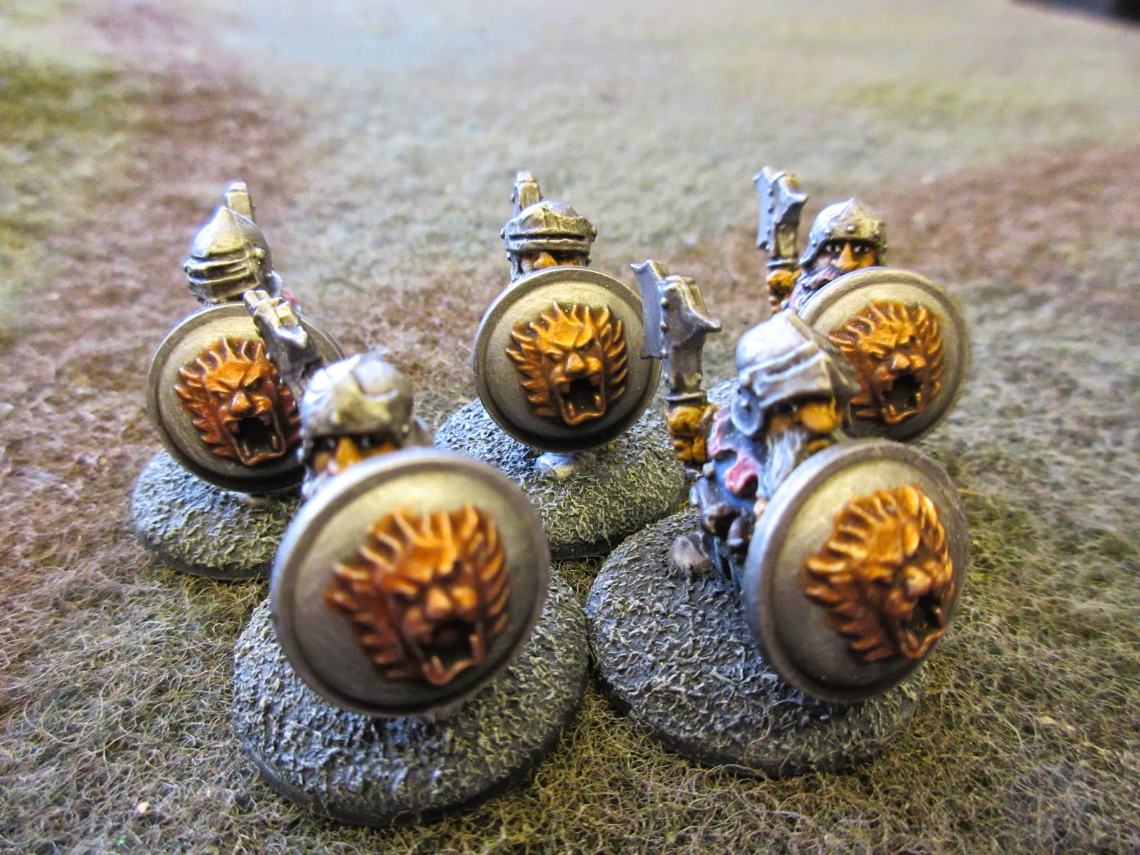 Mars-Miniatures: Bugman's Beer Cart and Prince Ulther's Imperial Dwarfs