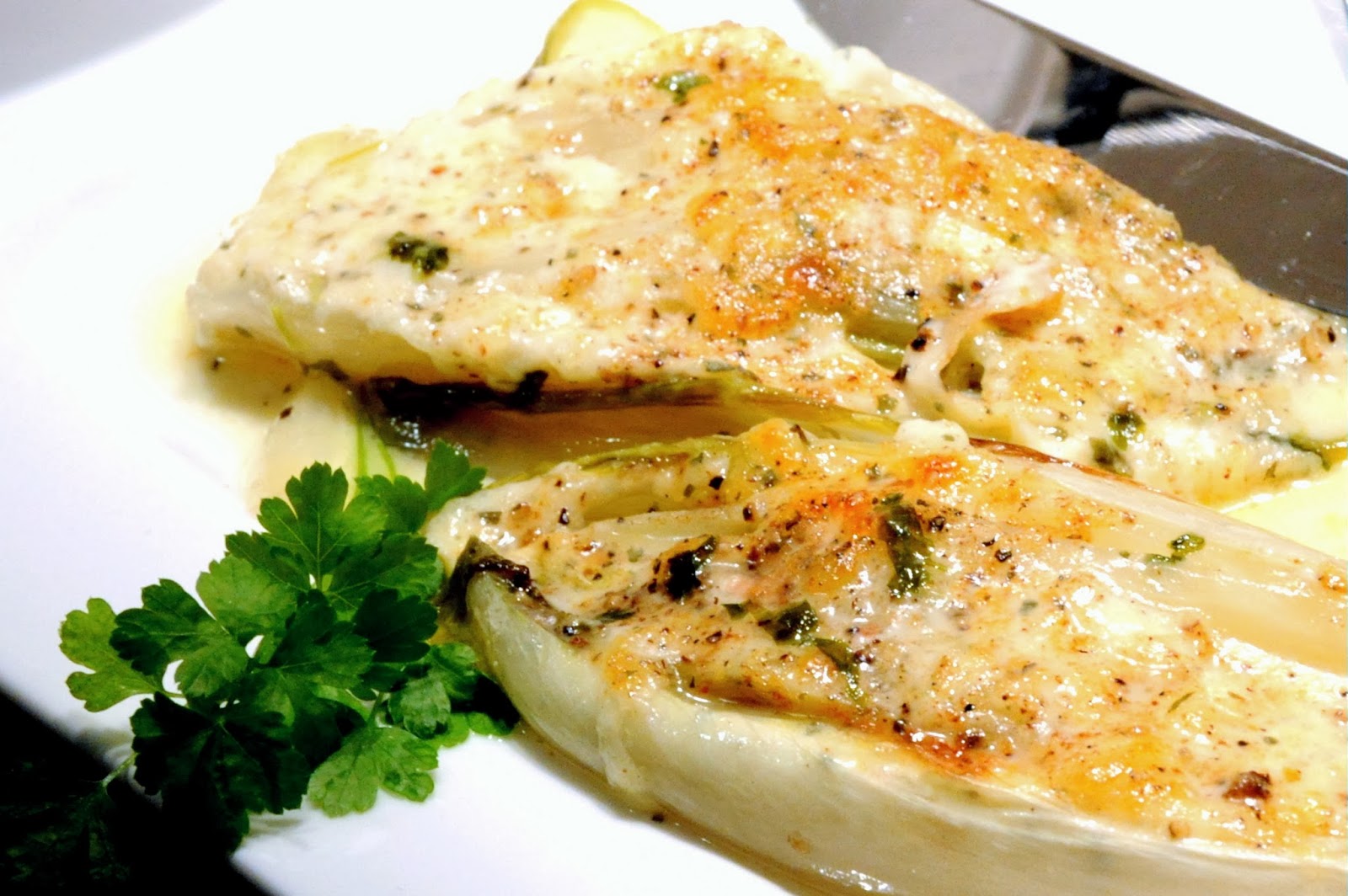 k o n y h a t ú r a: Chicon au gratin – Cikória „csőben sütve”