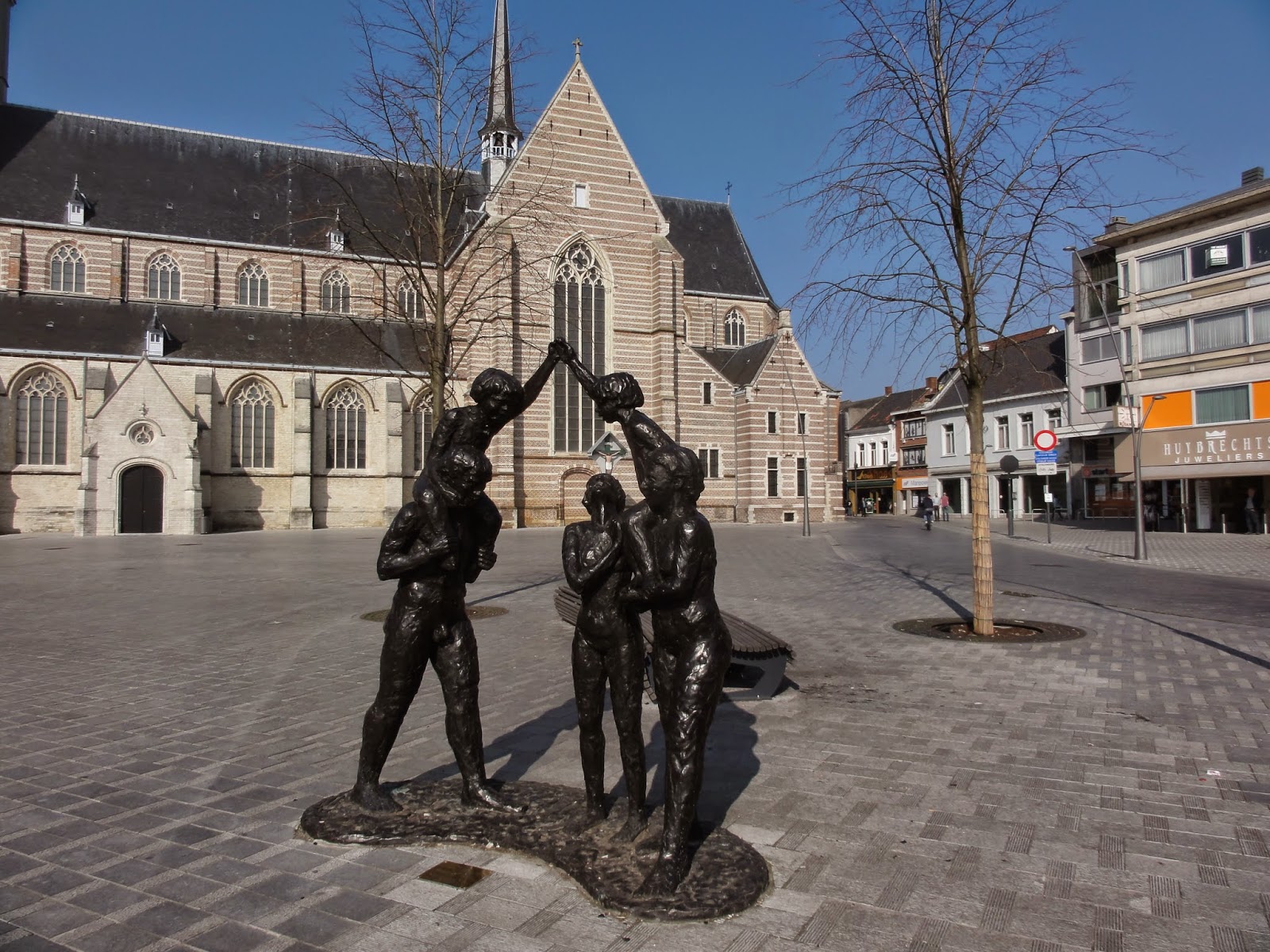 La France Profonde -- An American in Aveyron: Travel Tuesday: Geel, Belgium