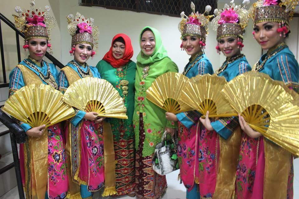 MENGHIDUPKAN KEMBALI SENI LENONG MELALUI PAGELARAN KOLOSAL LENONG DENES ...