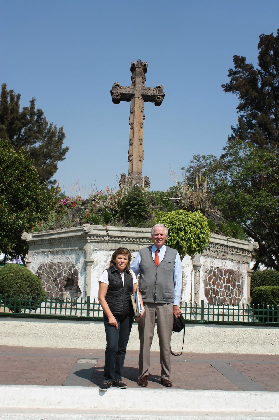 Road of Faith and Art / Camino del Arte Sacro: Cruz de Atrio y ...