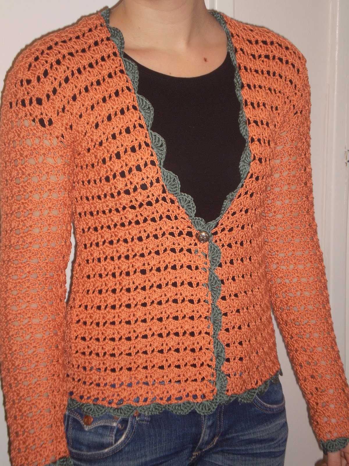 GARNSTUGAN - LANKATUPA: Virkad kofta i Essentials cotton