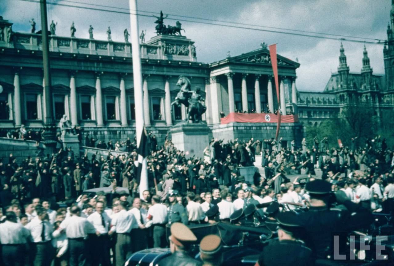 Neues Europa: The Reich in Photos – The Anschluss of Austria, March 1938